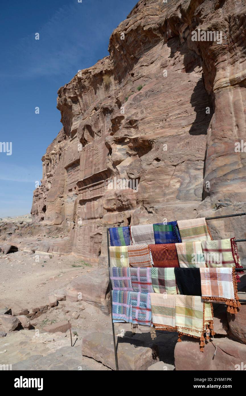 Scarves middle east hi-res stock photography and images - Alamy