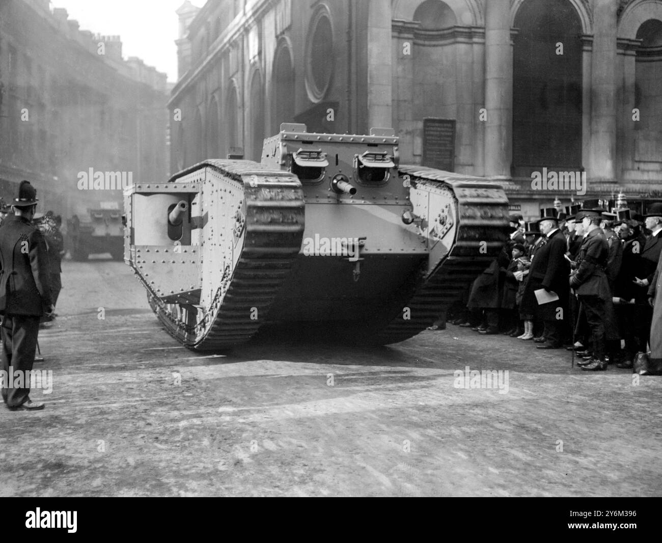Army milirtary tank hi-res stock photography and images - Alamy