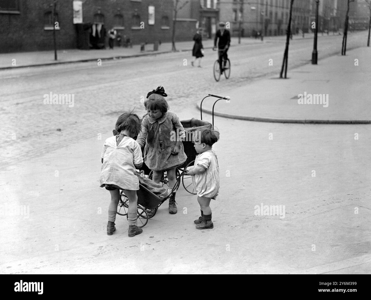 London Slum scenes. Waterloo, south London. Children in the street ...