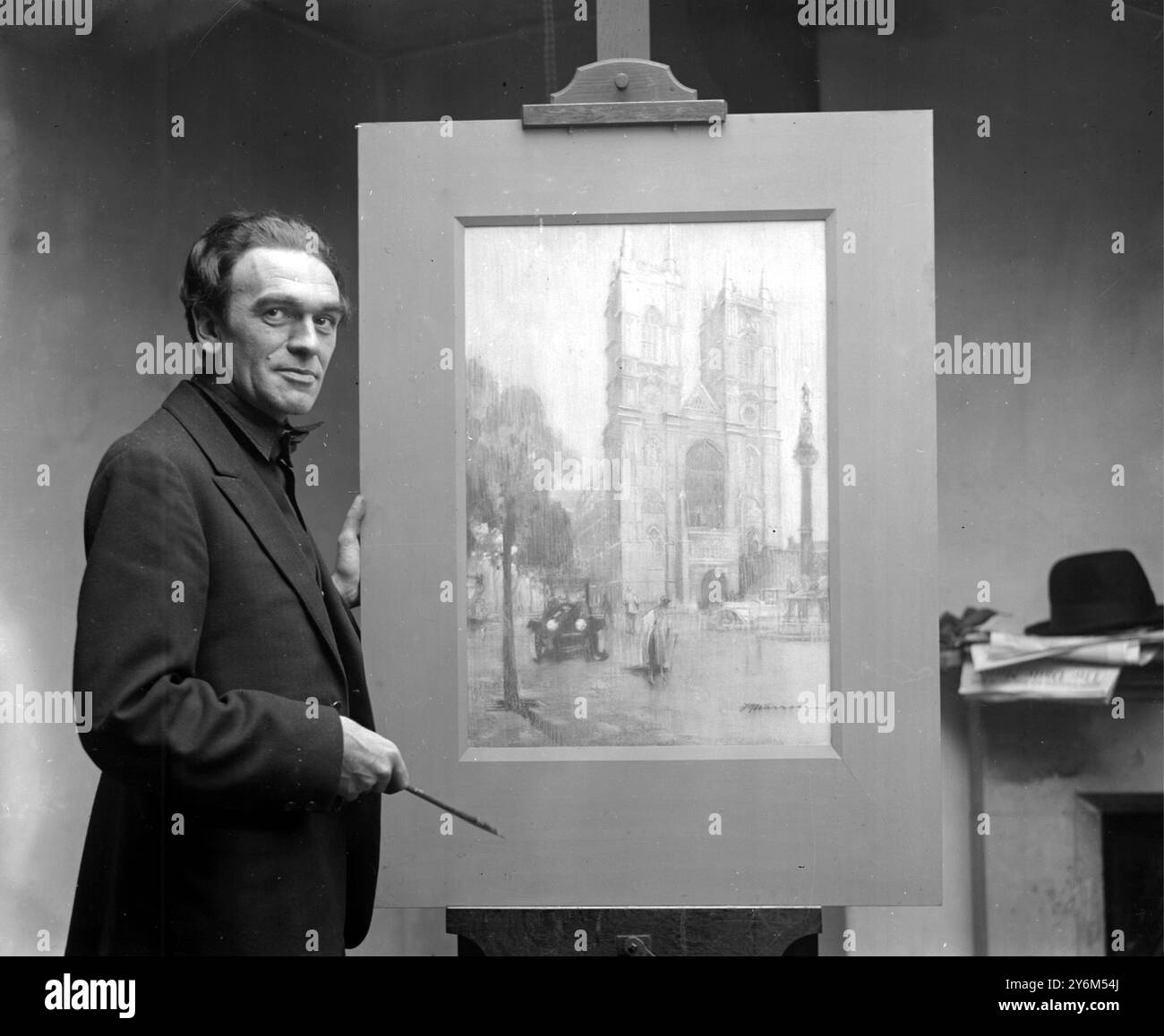 "Abbey" Ball at Hyde Park Hotel. Mr Francis Warren at work on his ...