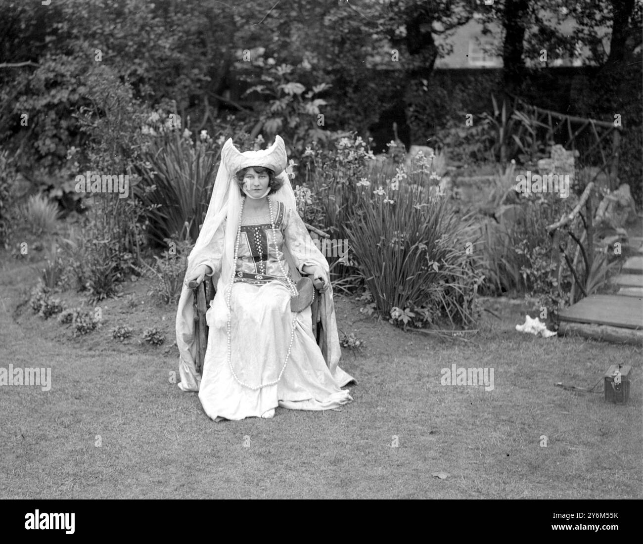 Garden Fete at "The Hermitage", Barnes, in aid of the Alton Cripples ...