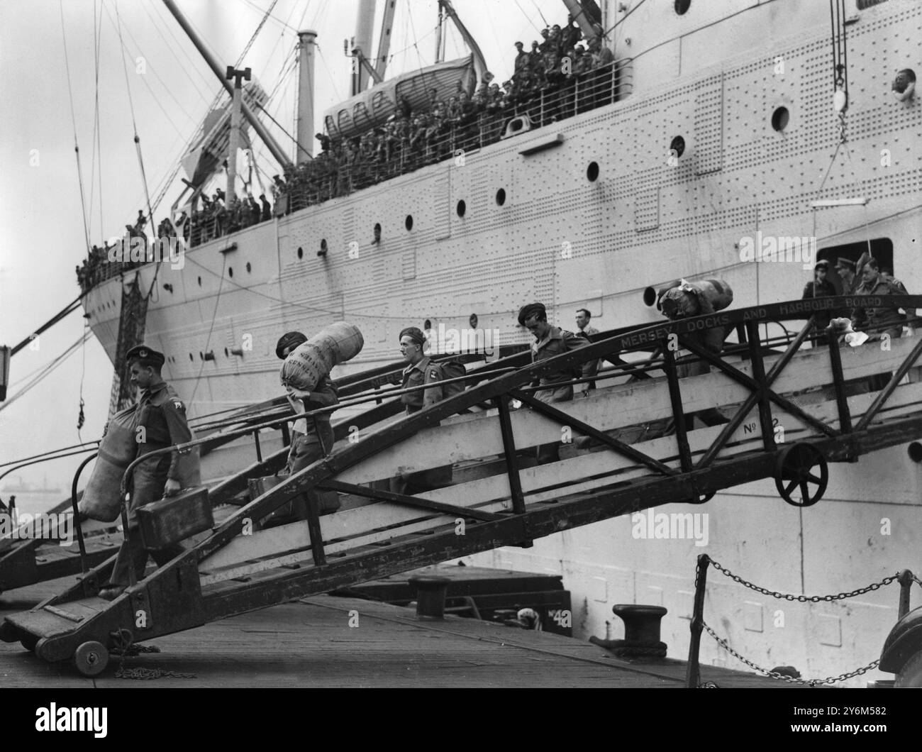 3rd September 1947 British troops arrive back fro India. About 1,000 ...