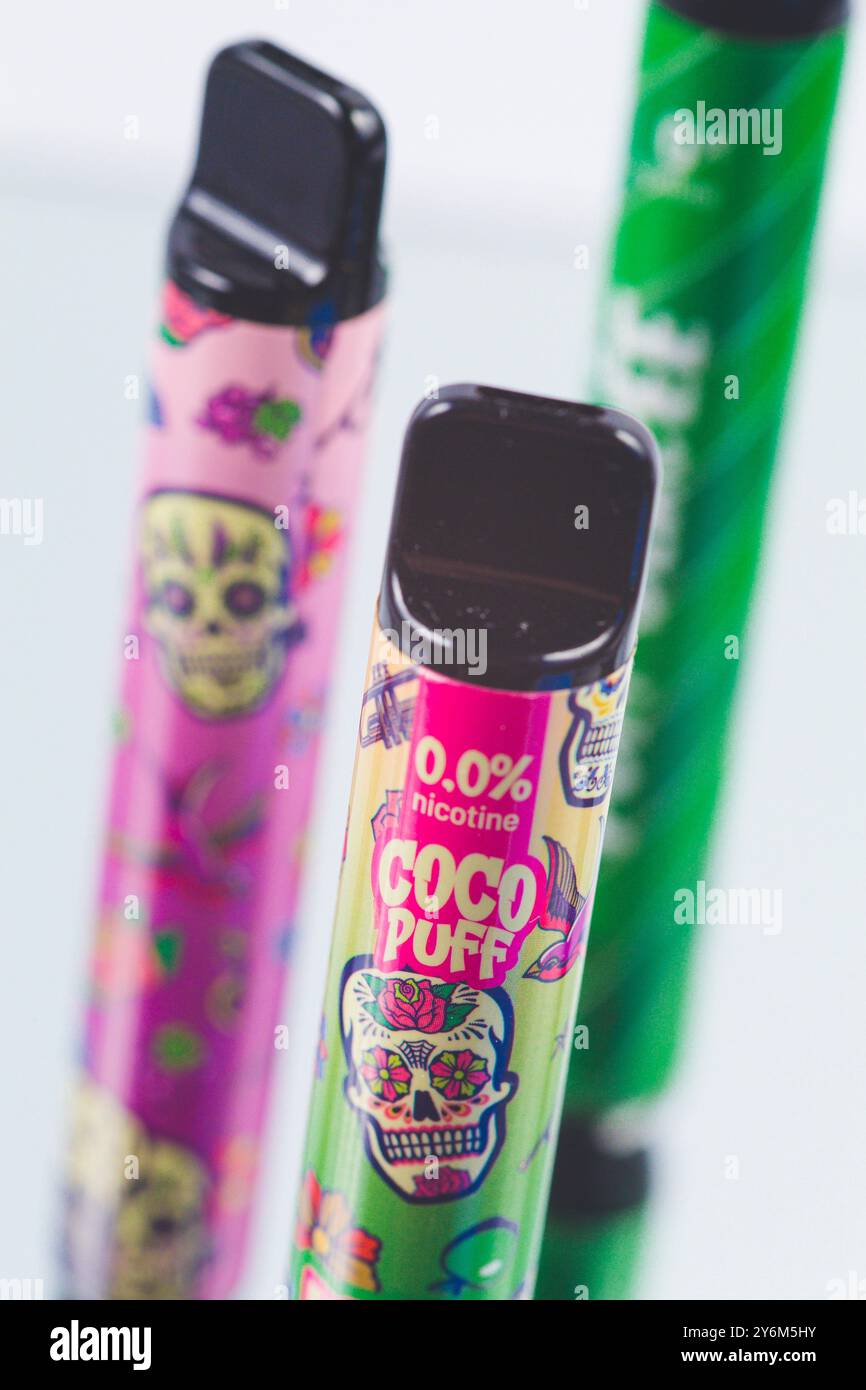 Puff, small disposable electronic cigarette Stock Photo - Alamy