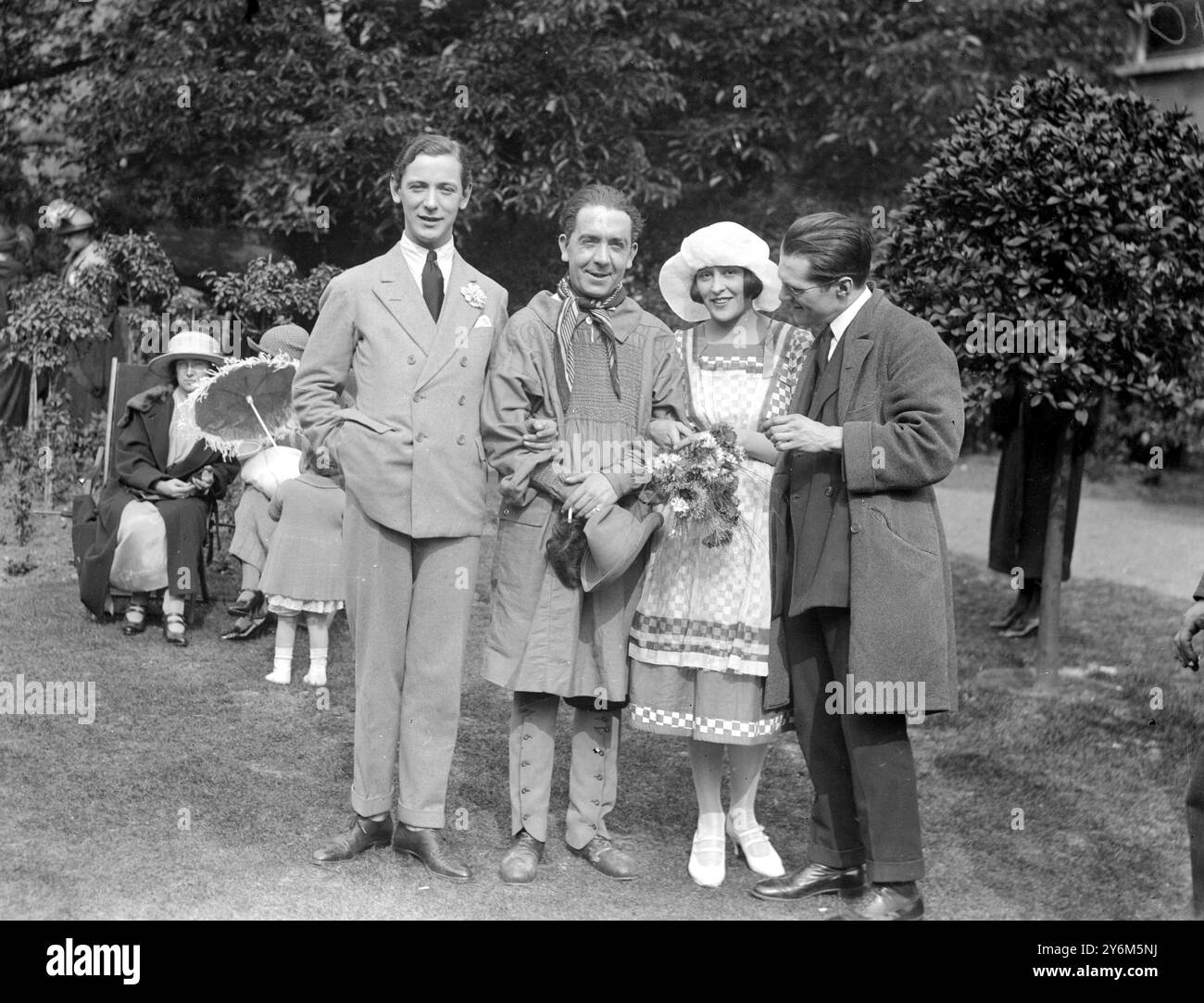 Mr herbert mundin hi-res stock photography and images - Alamy