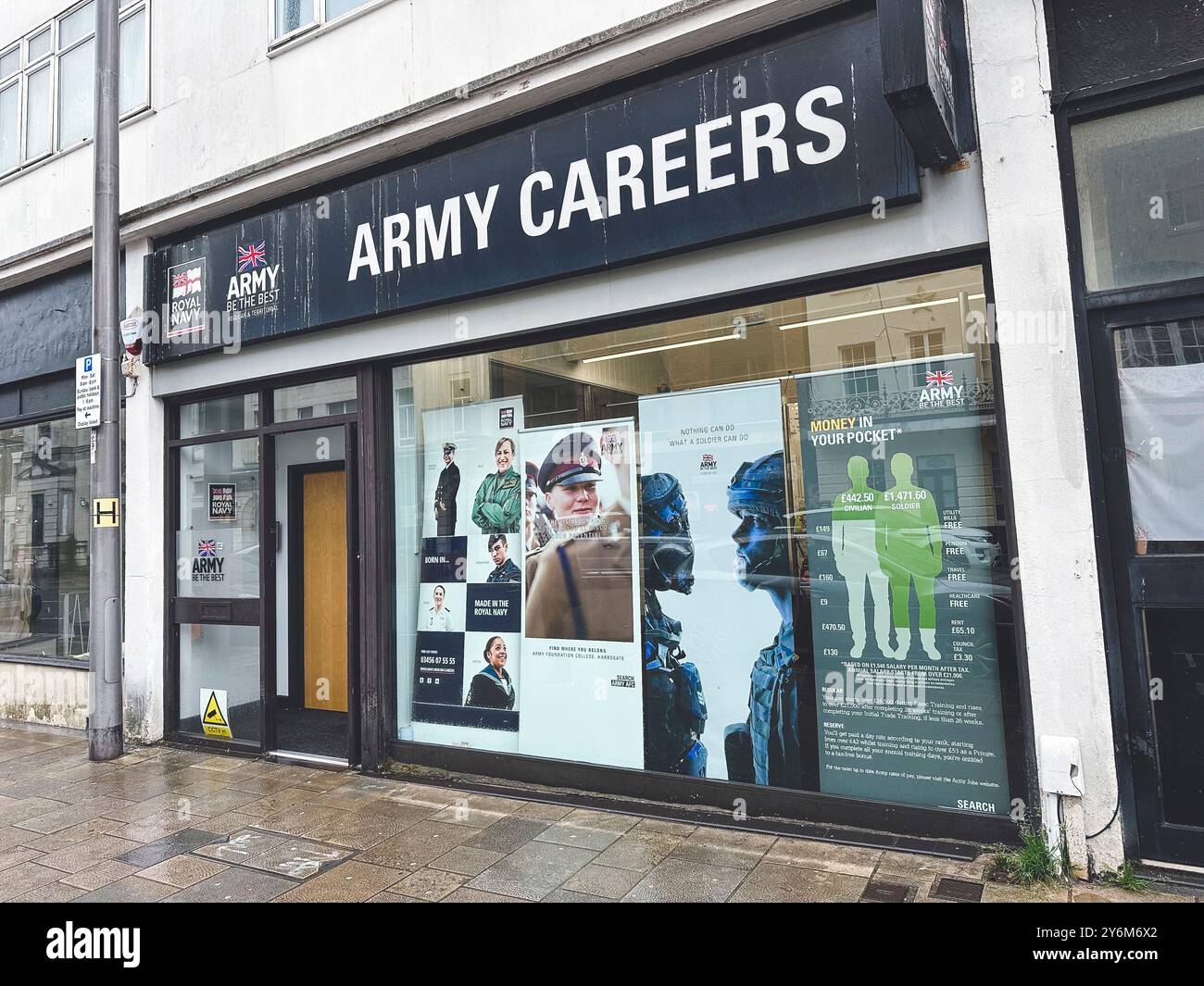 Army recruitment uk hi-res stock photography and images - Alamy