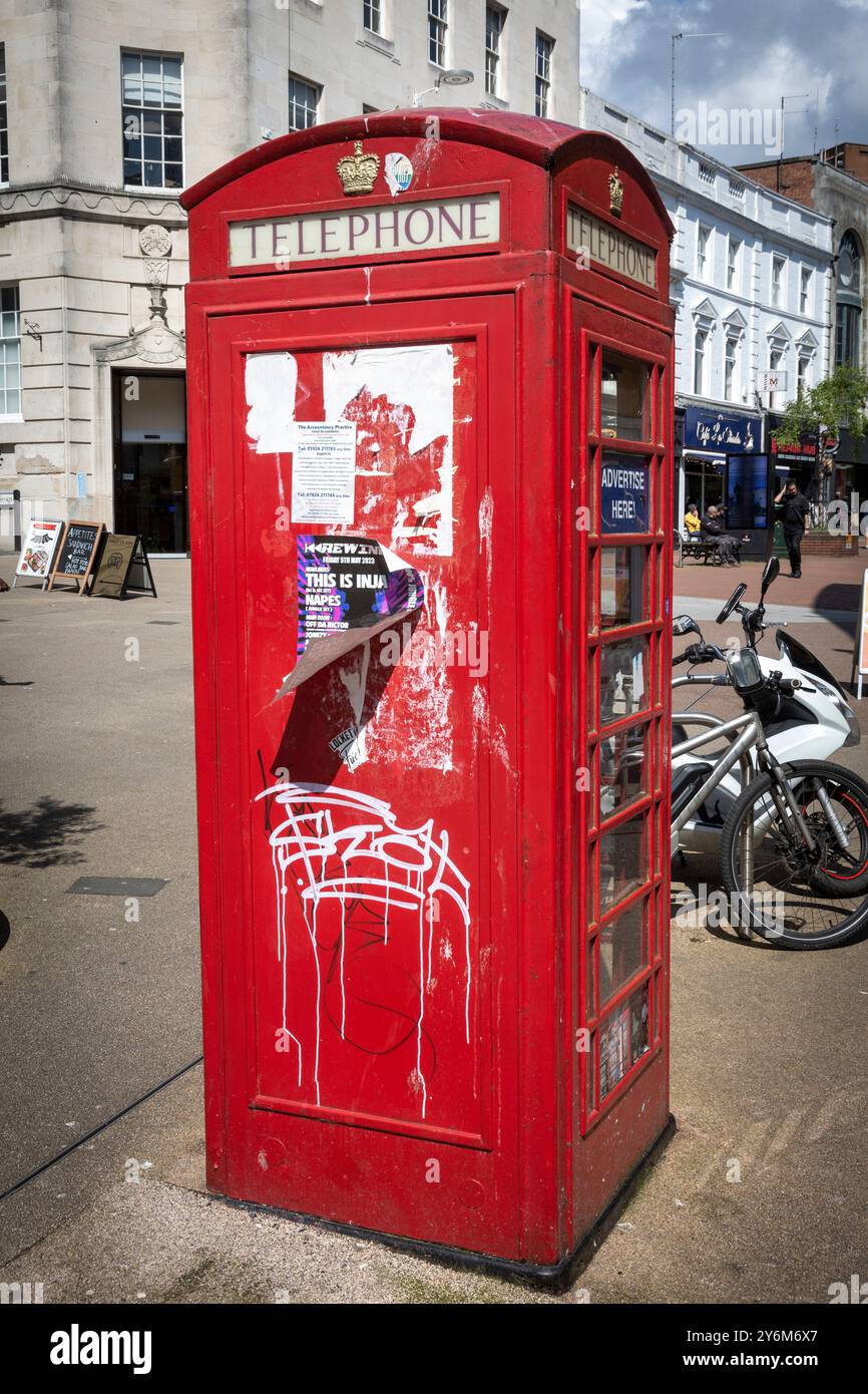 Graffiti phone booth hi-res stock photography and images - Alamy