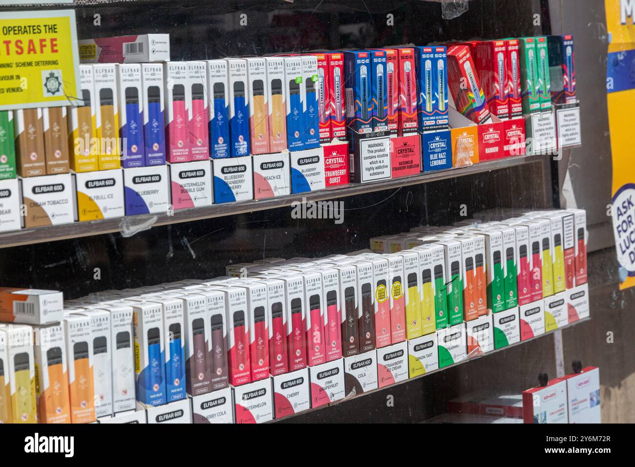 Buying cigarettes england hi-res stock photography and images - Alamy