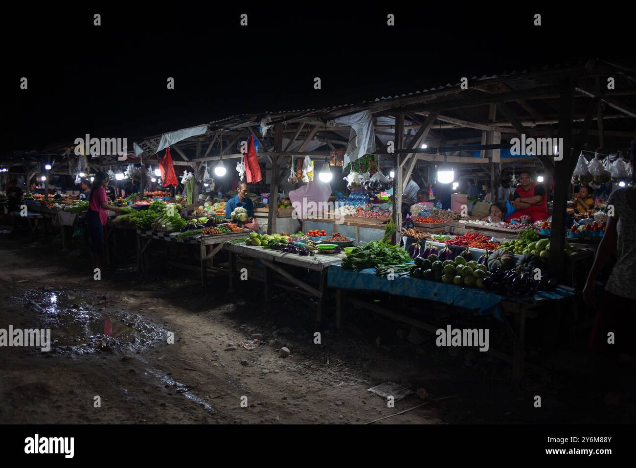 Indonesian night market in Lemmata, Indonesia Stock Photo - Alamy
