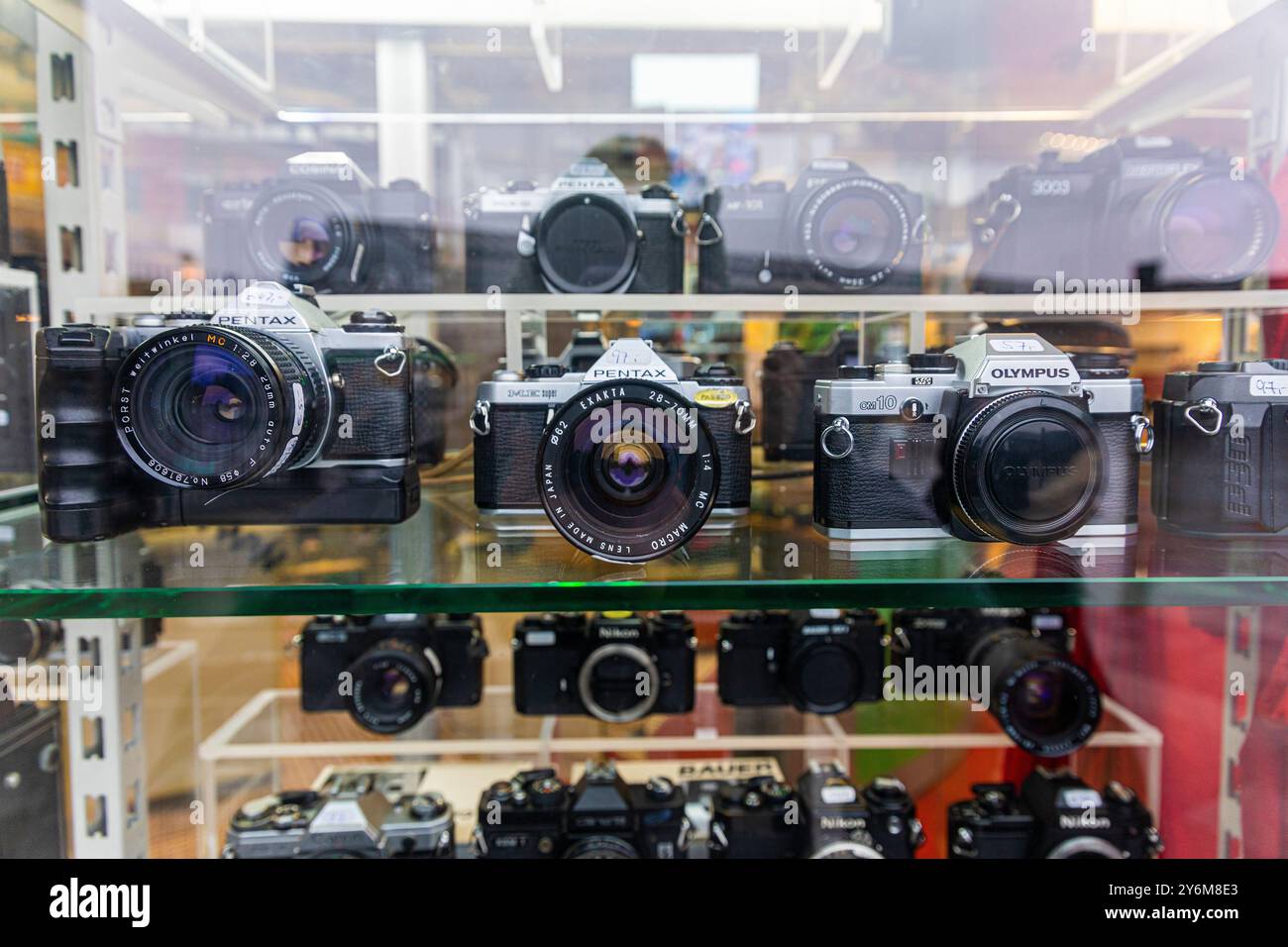 Camera shop interior hi-res stock photography and images - Alamy