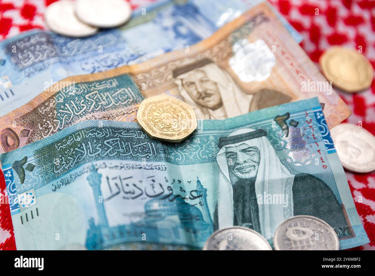 Jordan. Banknotes and coins Stock Photo - Alamy