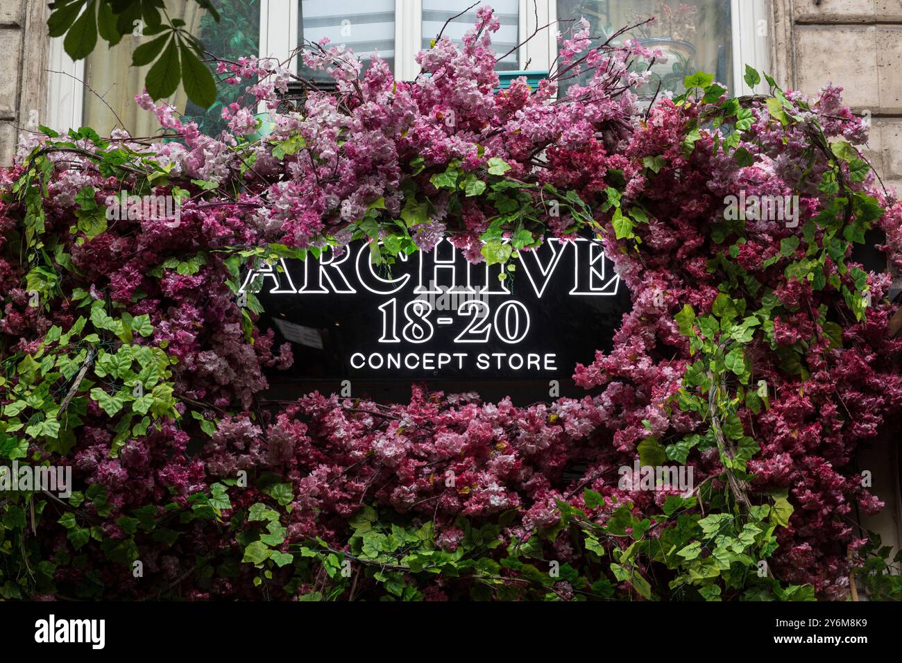 Archives entrance decoration hi-res stock photography and images - Alamy