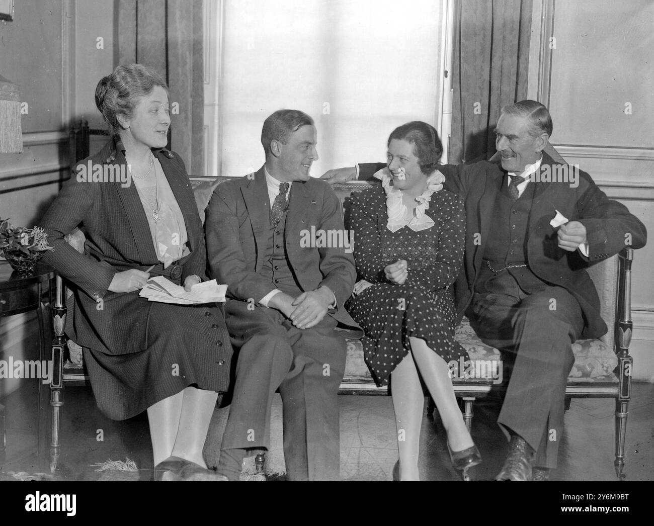 Miss Dorothy Chamberlain with her parents, Mr and Mrs Neville ...