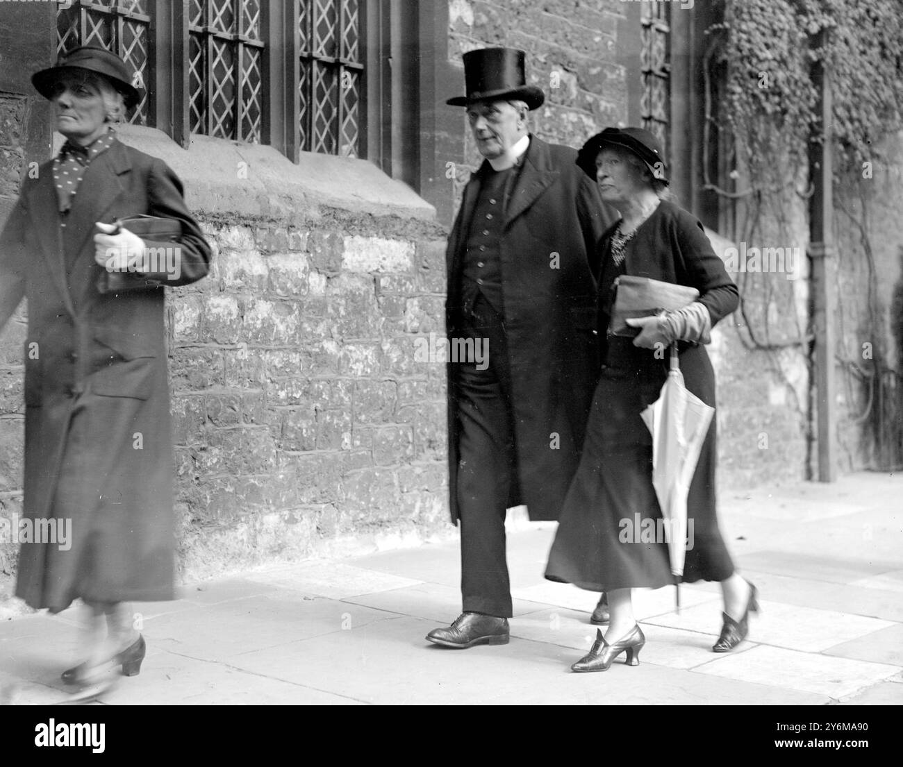 Funeral of Dr Foxley Norris at Westminster Abbey. Dean Inge and Mrs ...