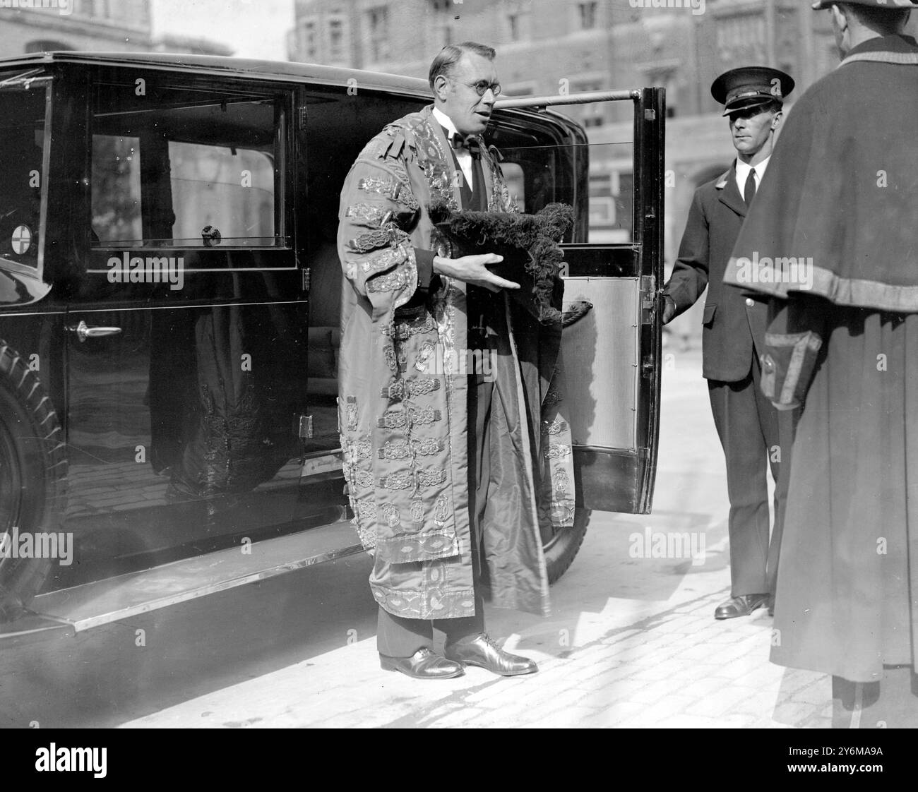 Funeral of Dr Foxley Norris at Westminster Abbey. The Mayor of ...