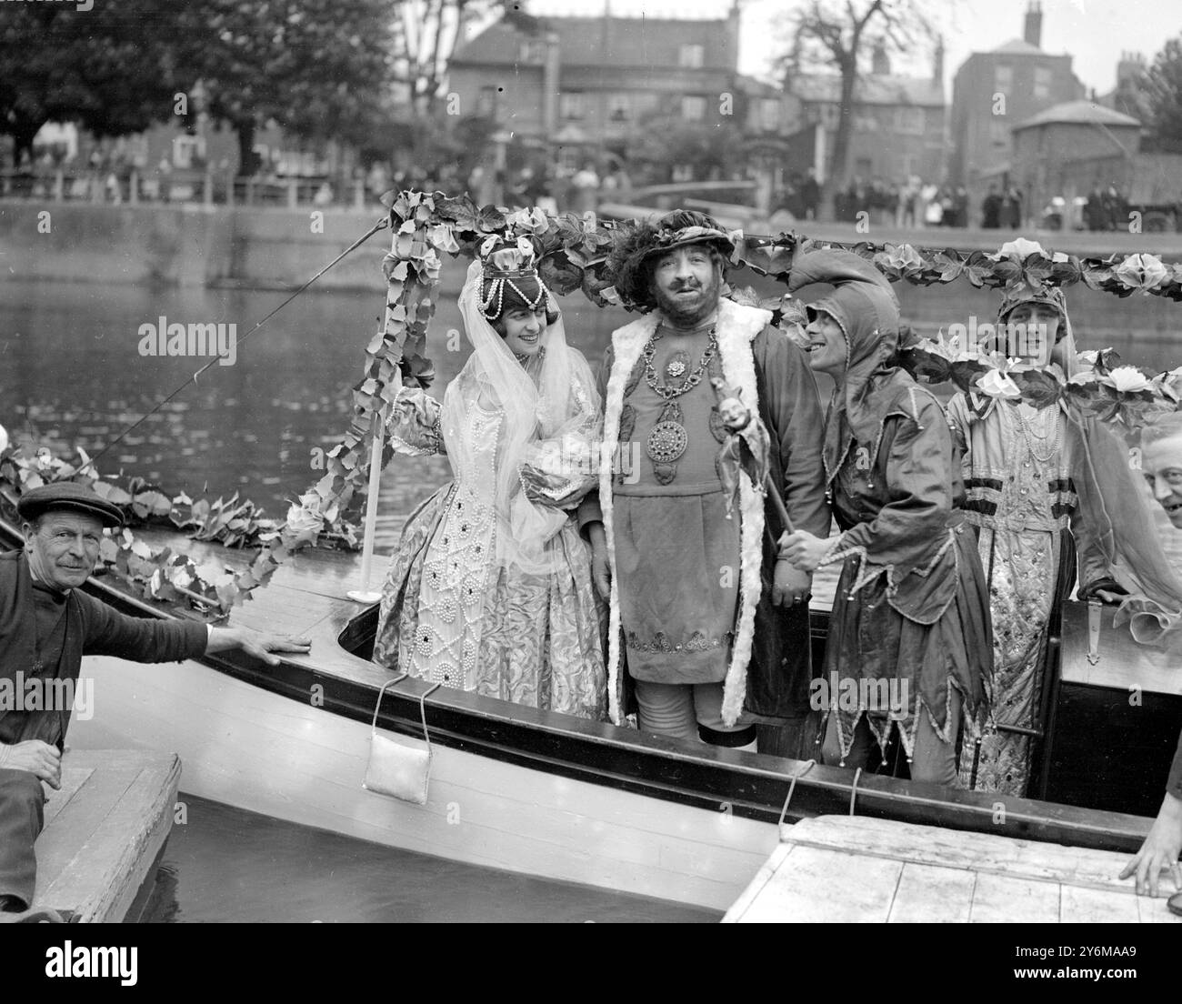 "Landing the Pie" at Eel Pie Island, Twickenham. King Henry VIII and ...