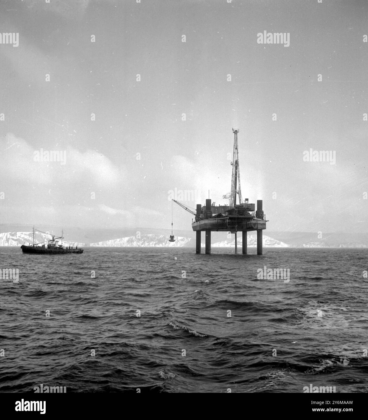 England oil platform Black and White Stock Photos & Images - Alamy