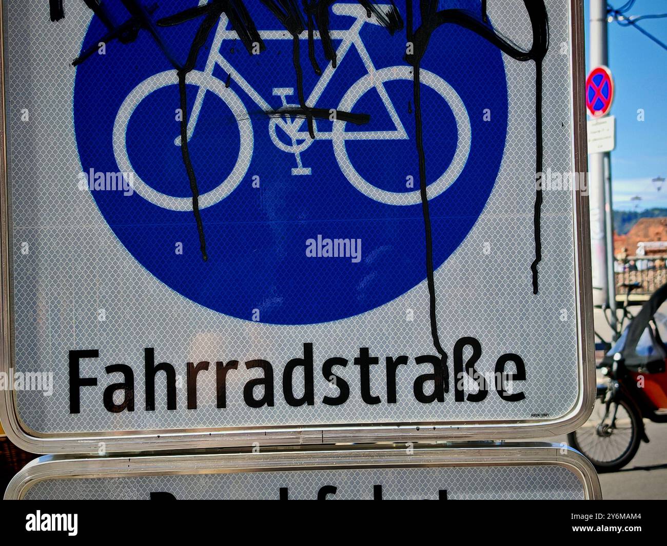 cycle path for driving with bicycle, environmentally friendly mobility ...