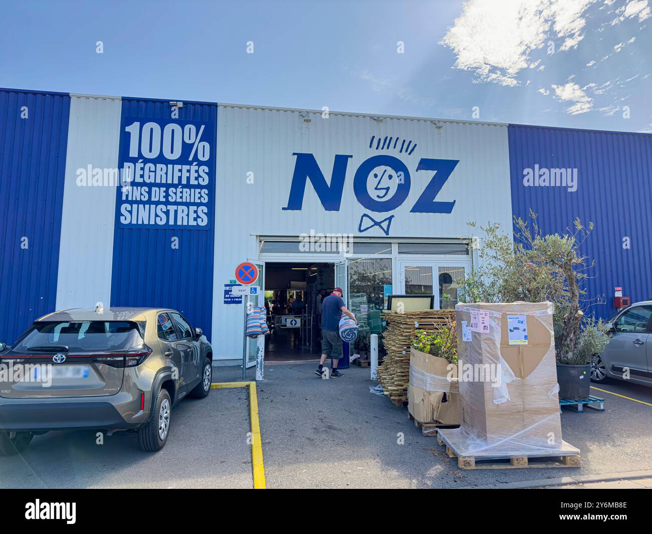 Noz business logo hi-res stock photography and images - Alamy