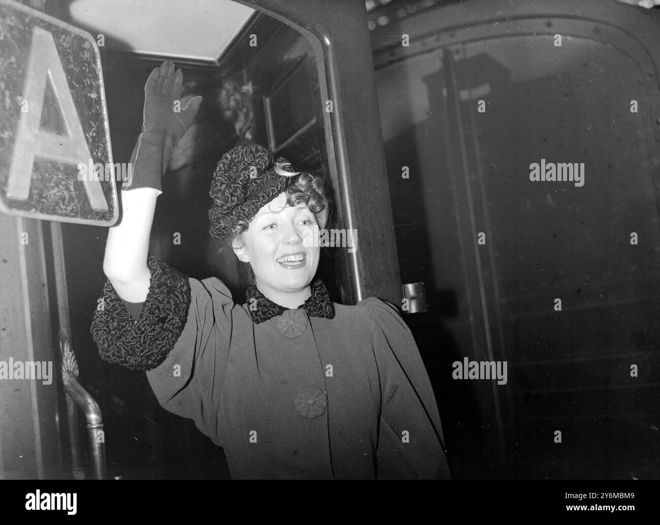 At Waterloo, on leaving for U.S.A. Miss Muriel Angelus. 15 September ...