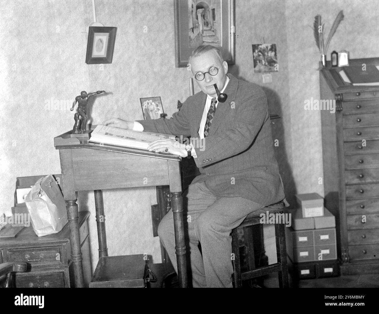 Mr Christopher Stone, the popular broadcaster of gramophone recitals ...