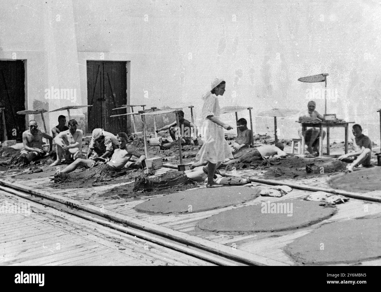 Eye to a main chance hi-res stock photography and images - Alamy