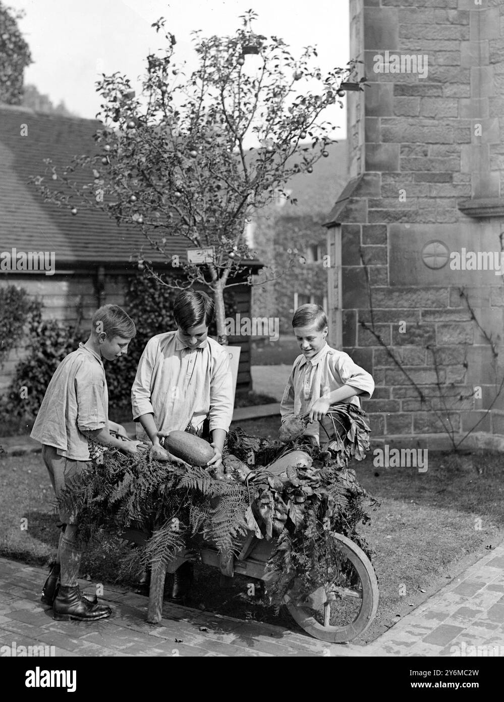 Harvest thanksgiving festival at the Heritage Craft School, Chailey. 19 ...