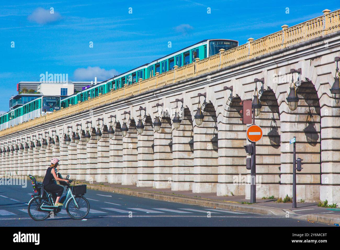 France, ile-de-France, Paris, subway. Aerial metro on the Pont de Bercy ...