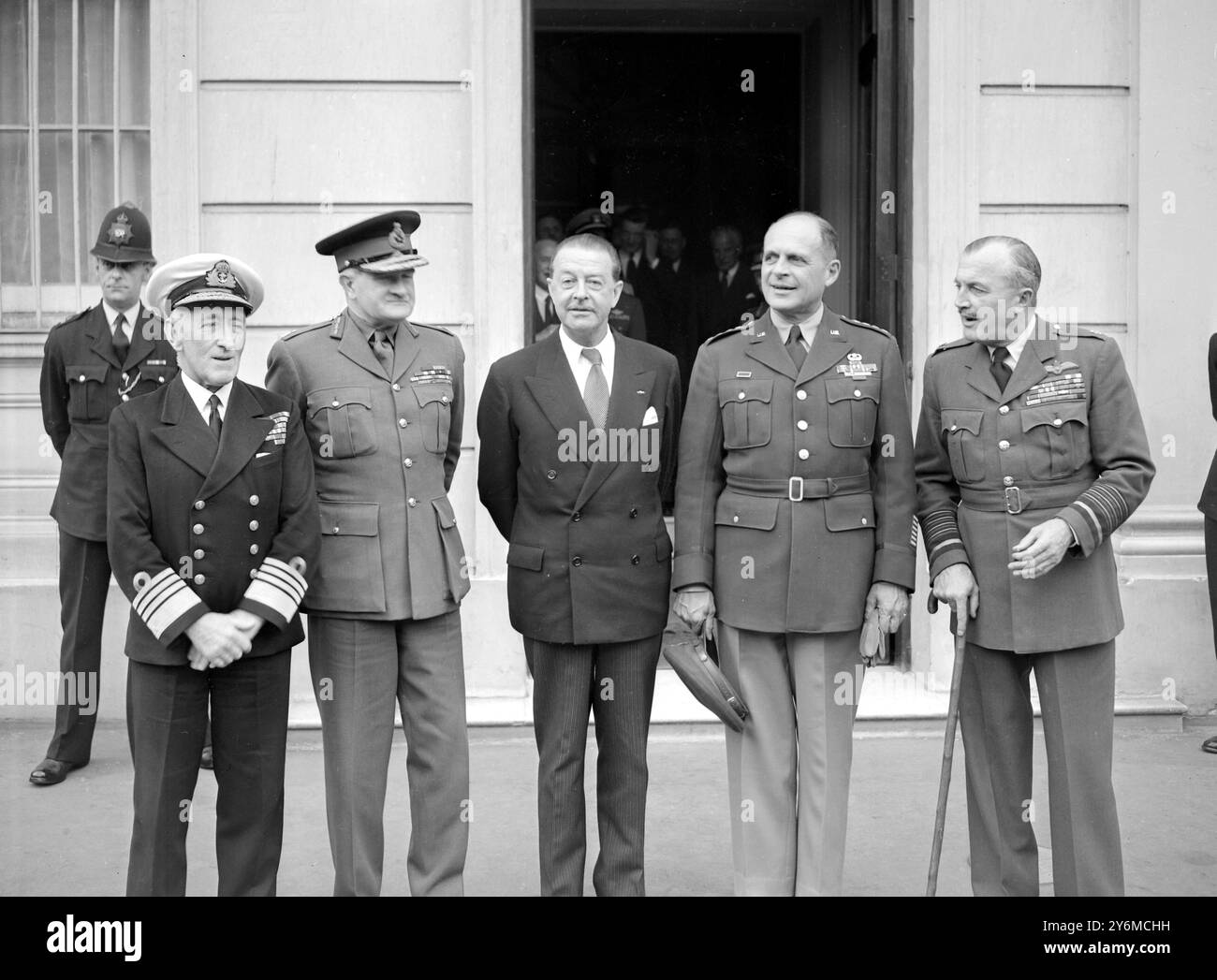 London: Posing outside No 1 Carlton Gardens, London residence of the ...