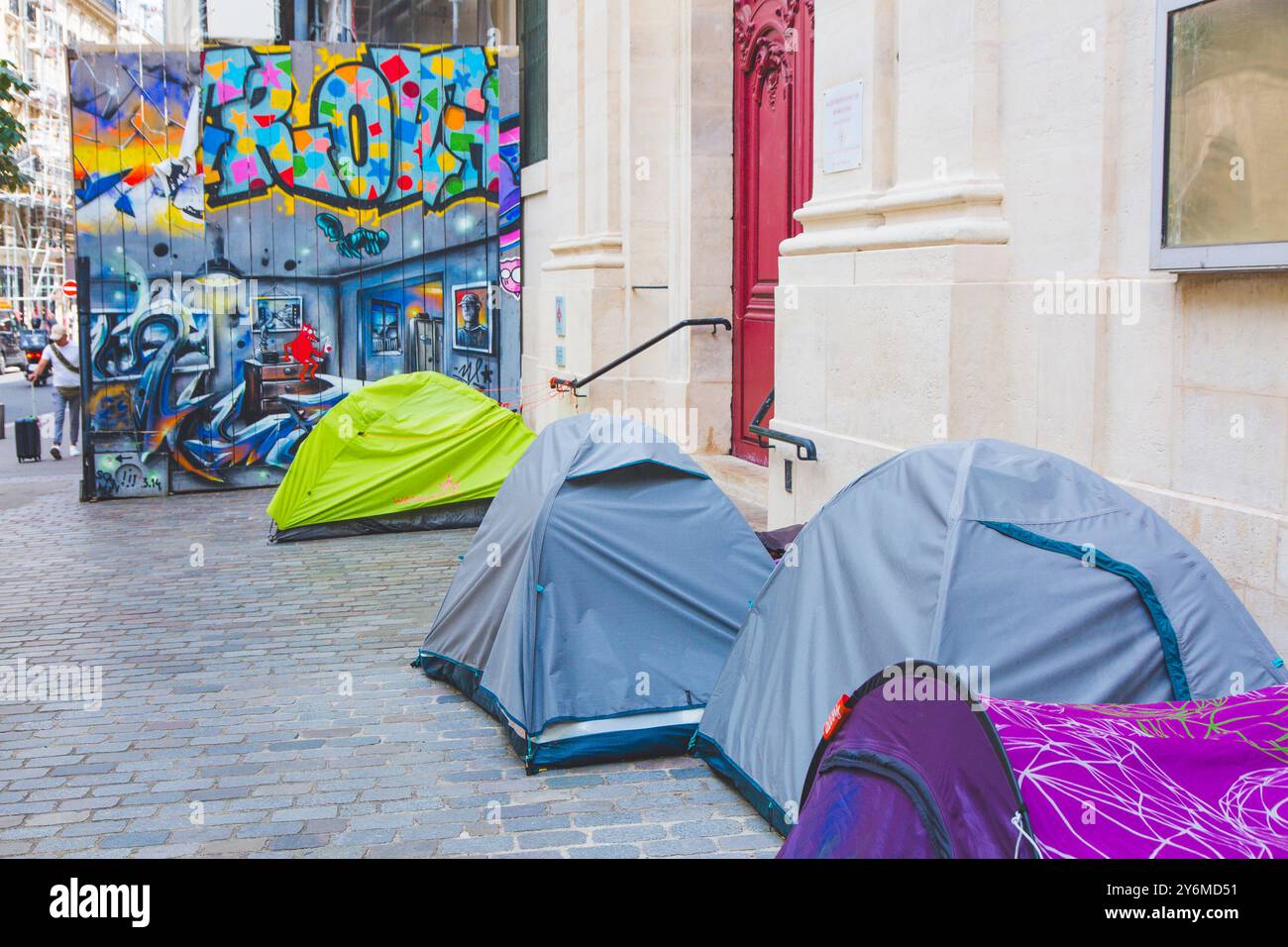 Homeless tent in downtown hi-res stock photography and images - Alamy