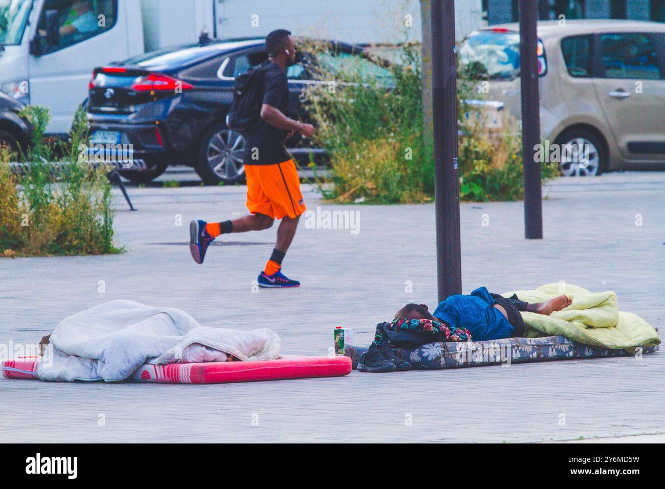 France, Paris, homeless in the street Stock Photo - Alamy