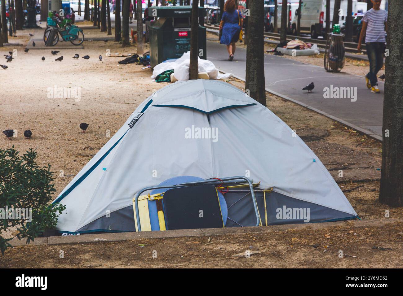Homeless tent in downtown hi-res stock photography and images - Alamy