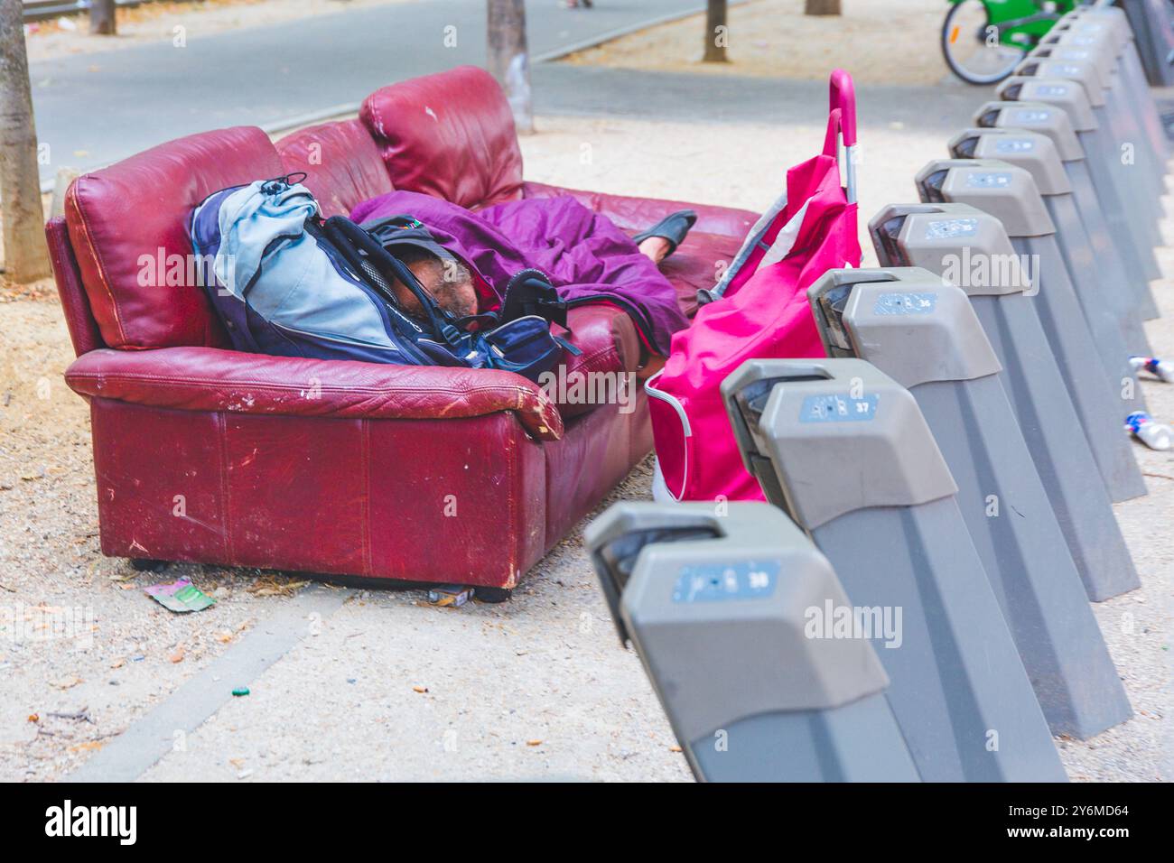 Homeless sleep outdoor poor hi-res stock photography and images - Alamy