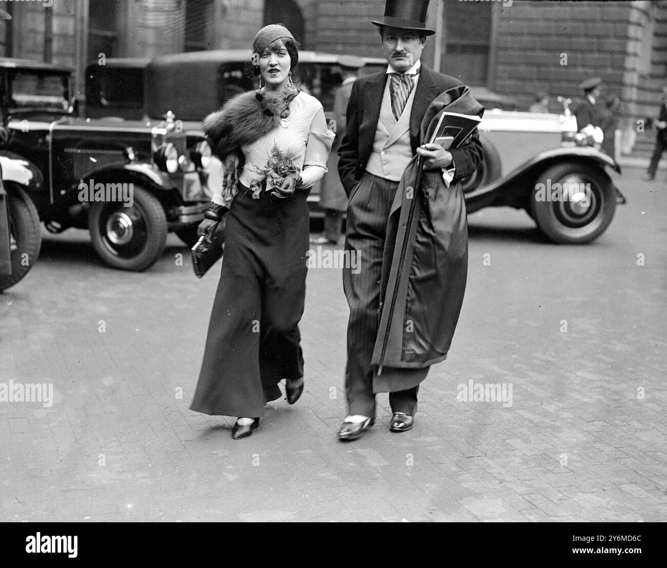 Private View Day at the Royal Academy. Mr and Mrs Cowan Dobson. 1934 ...