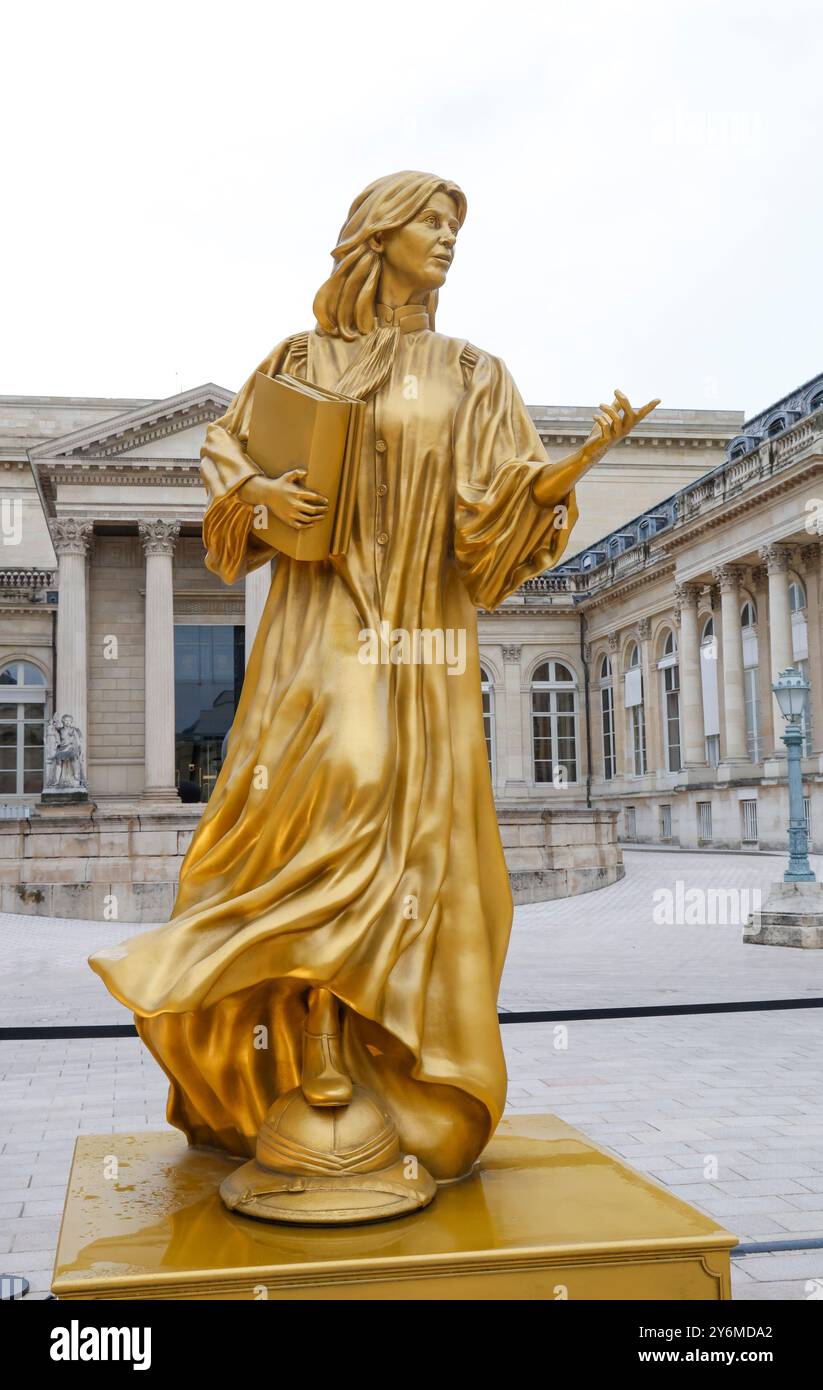 STATUES OF THE TEN GOLDEN WOMEN OF THE OPENING CEREMONY ON DISPLAY AT ...