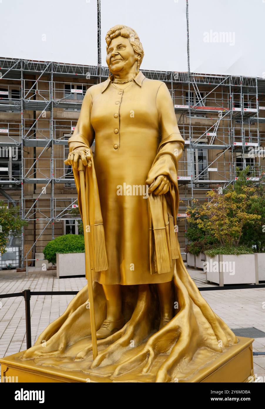STATUES OF THE TEN GOLDEN WOMEN OF THE OPENING CEREMONY ON DISPLAY AT ...