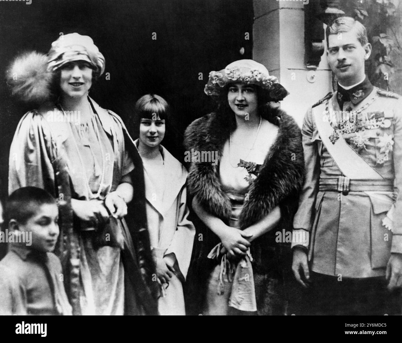 A smiling group of Princess Elizabeth and Ileane, Queen Helen and King ...