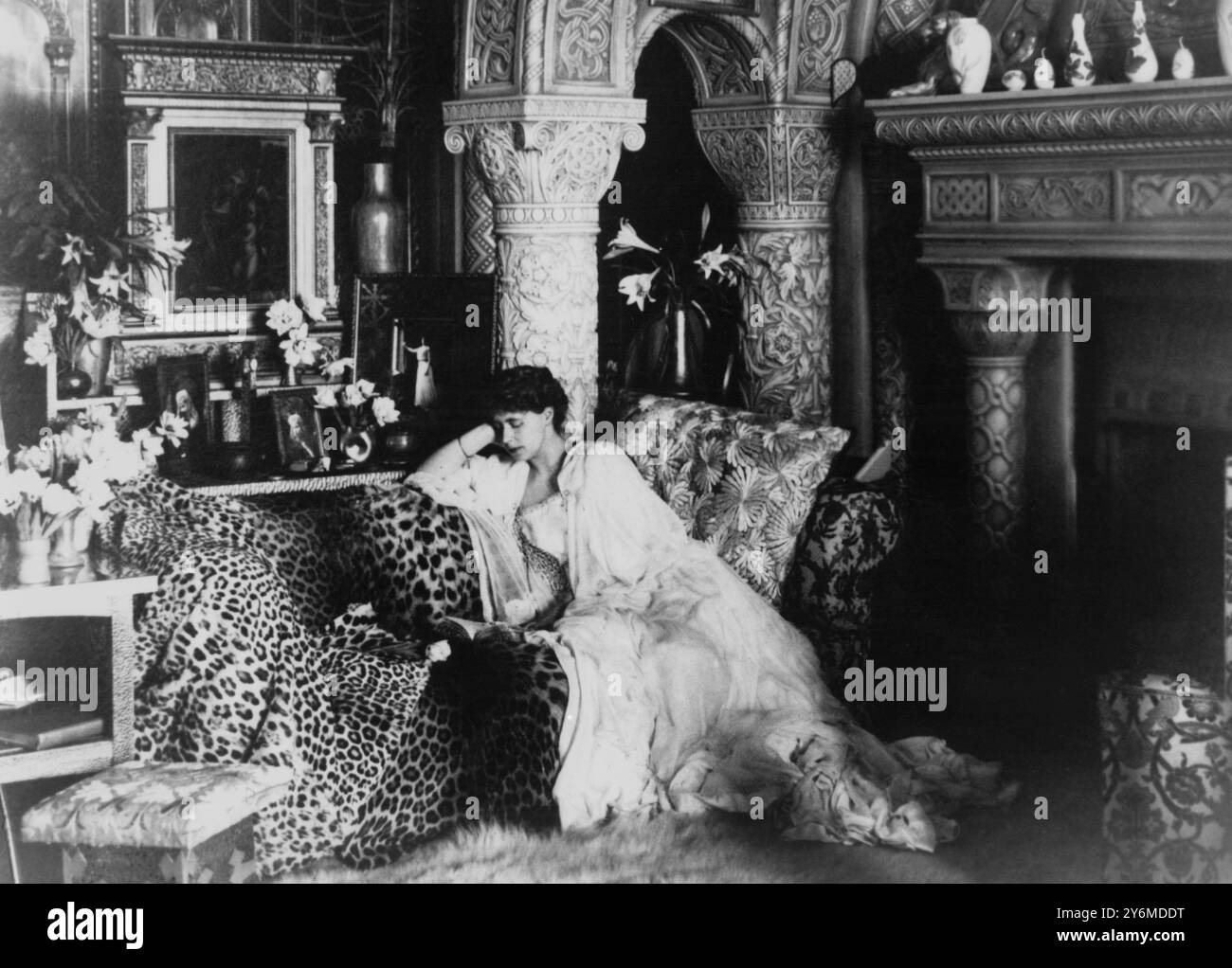 Queen Marie of Romania in the Moorish Hall of Cotroceni Castle. 1926 ...