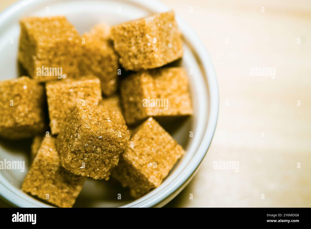 Sugar cubes eat hi-res stock photography and images - Alamy