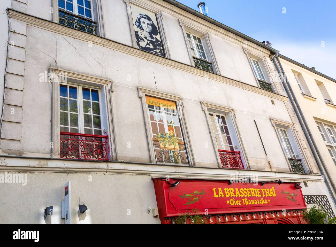 France, Paris, Montmartre,, la brasserie Thai restaurant Stock Photo ...