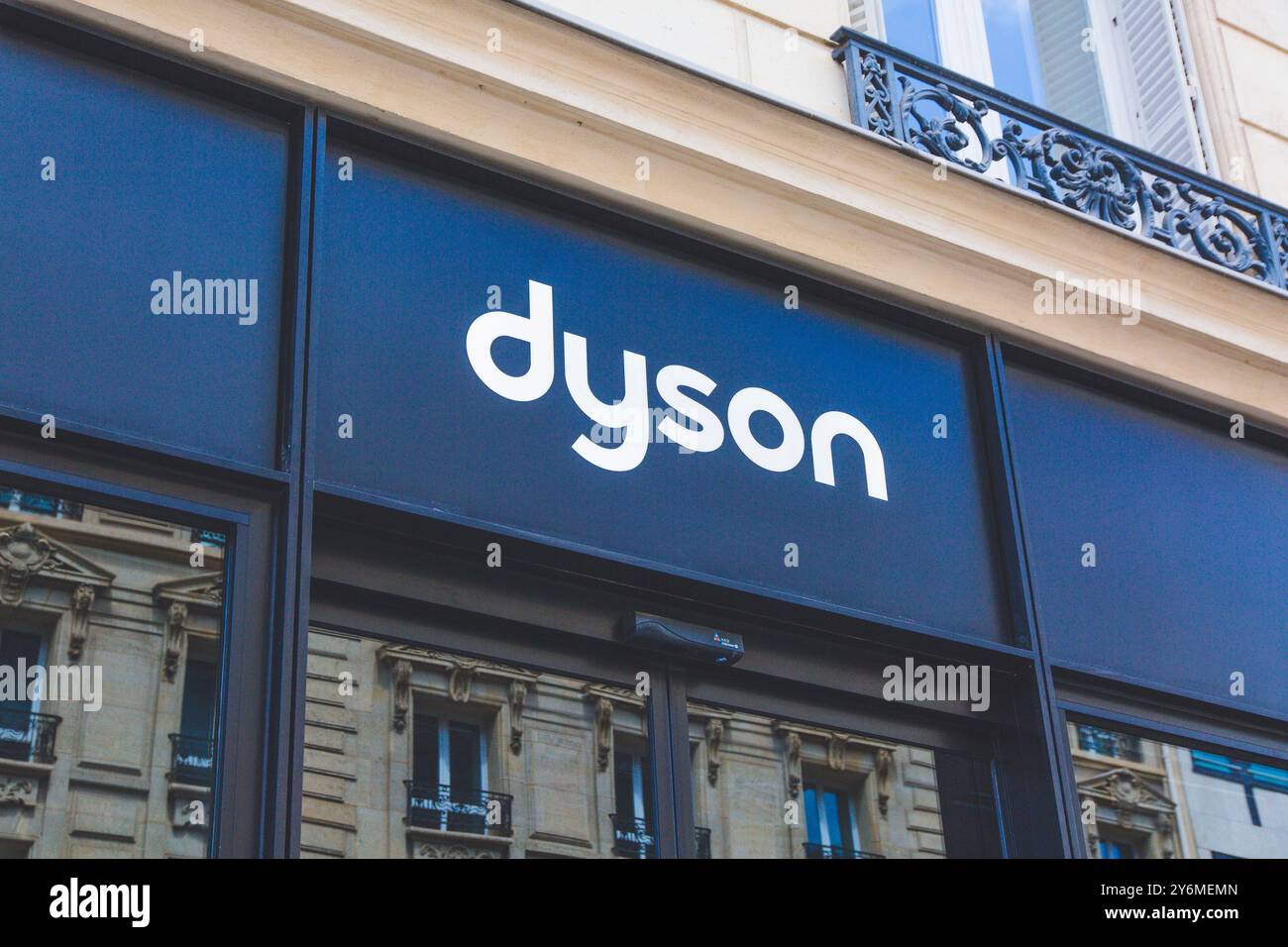 France, Paris, Dyson sign Stock Photo - Alamy