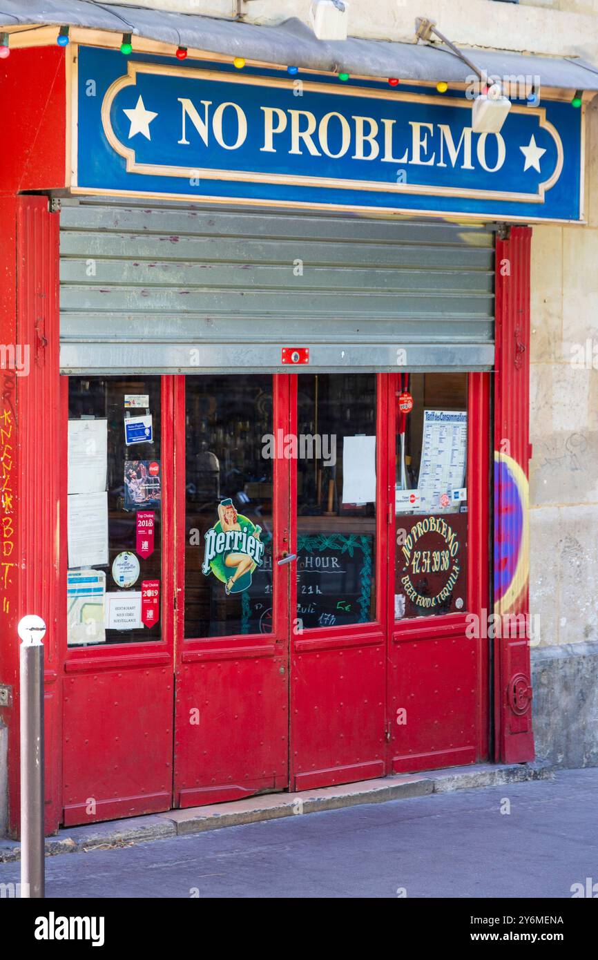 Bar front paris hi-res stock photography and images - Alamy
