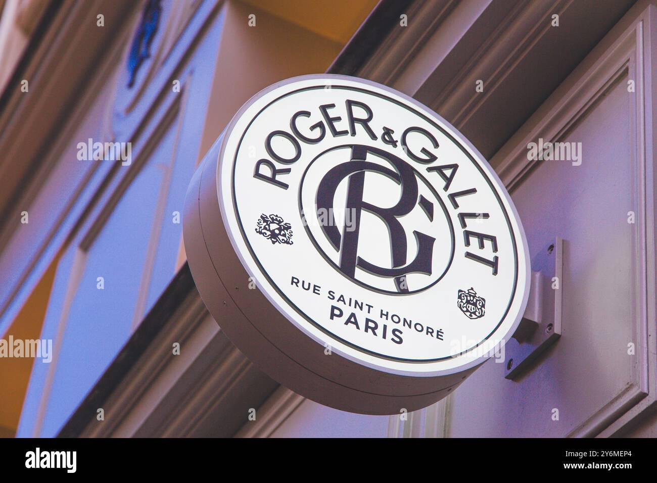 Roger gallet cosmetics hi-res stock photography and images - Alamy