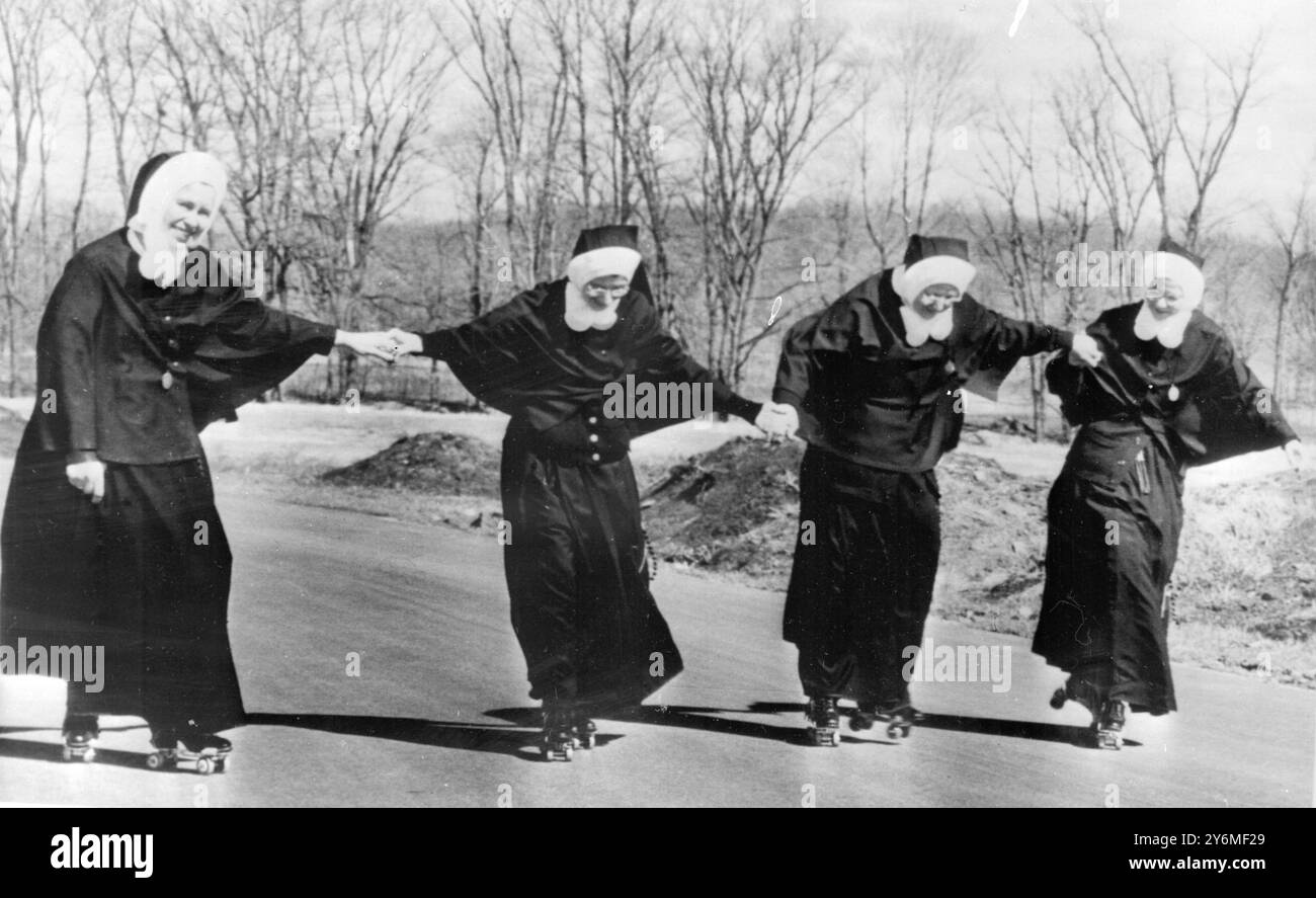 South Bend, Ind. : Four Catholic Nuns take advantage of the spring ...