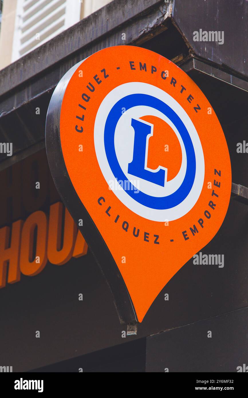 France, Paris, E Leclerc sign Stock Photo - Alamy