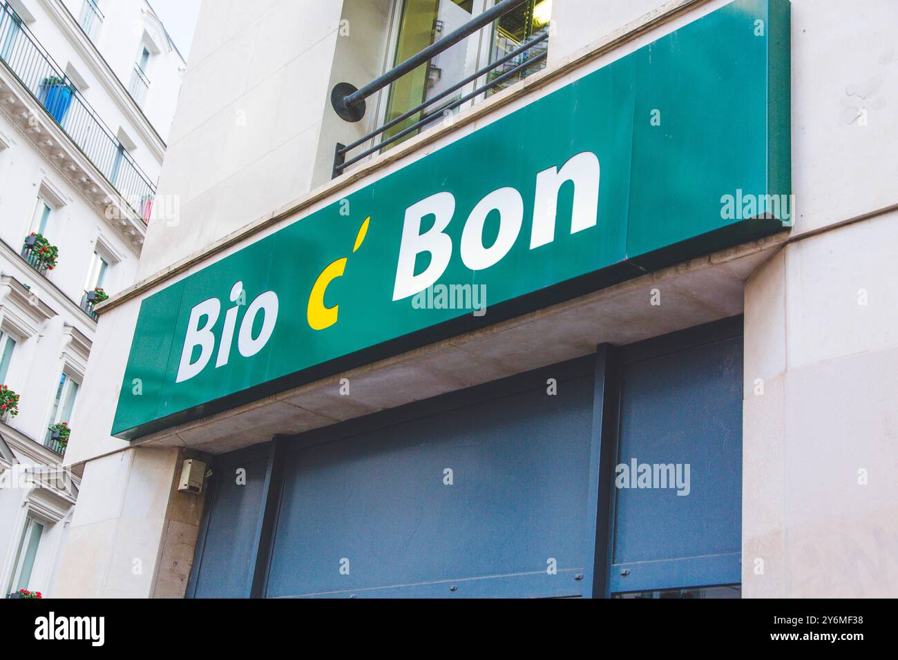 France supermarket bio hi-res stock photography and images - Alamy