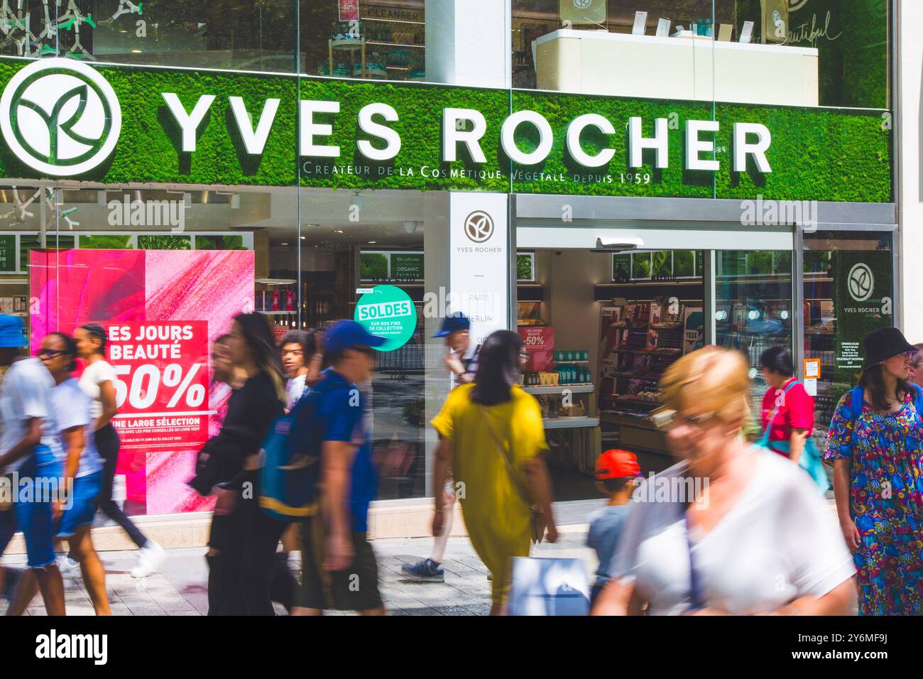 Logo de yves rocher hi-res stock photography and images - Alamy