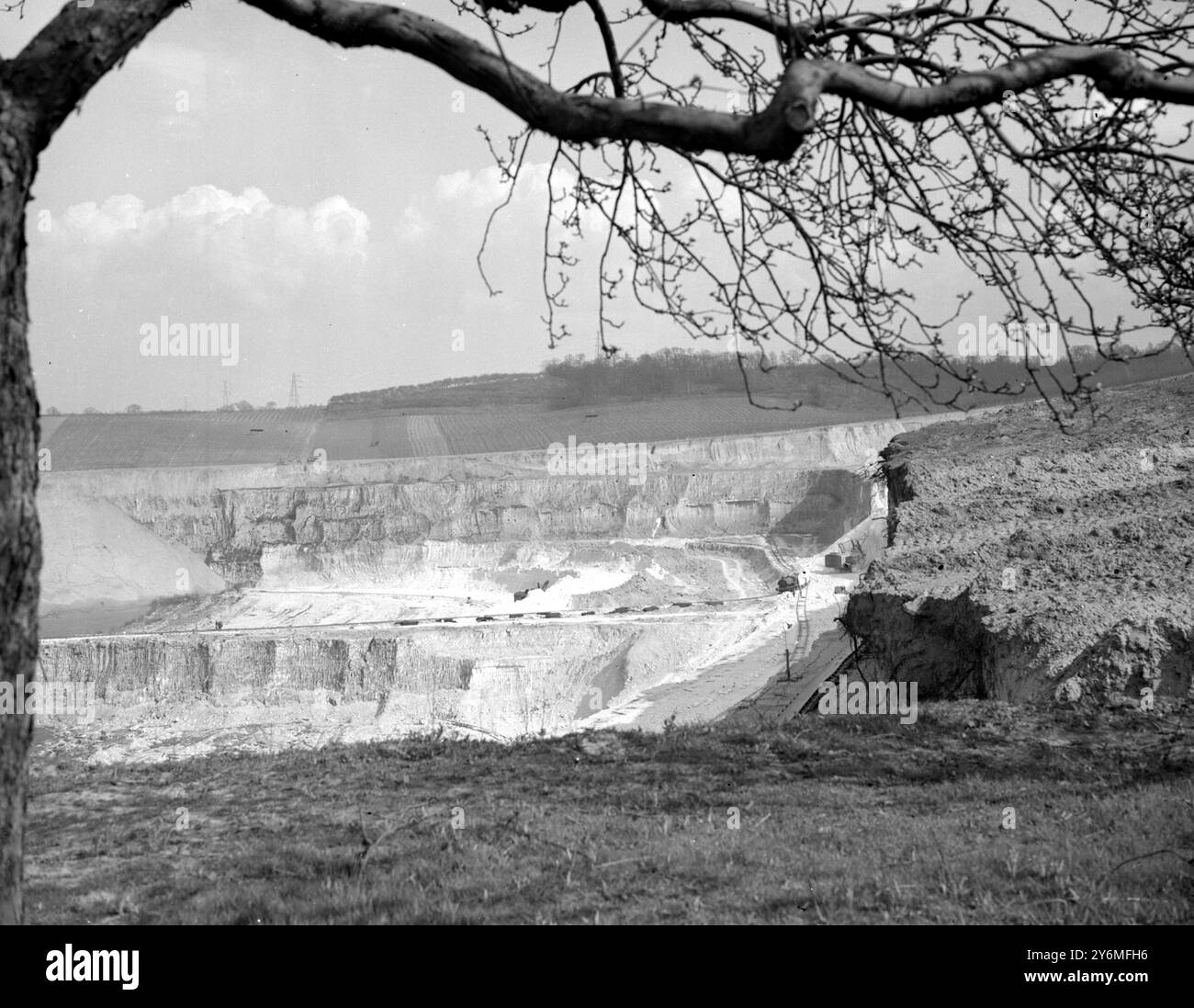 Chalk Pits (for cement work), Greenhithe. 4 April 1953 Stock Photo - Alamy