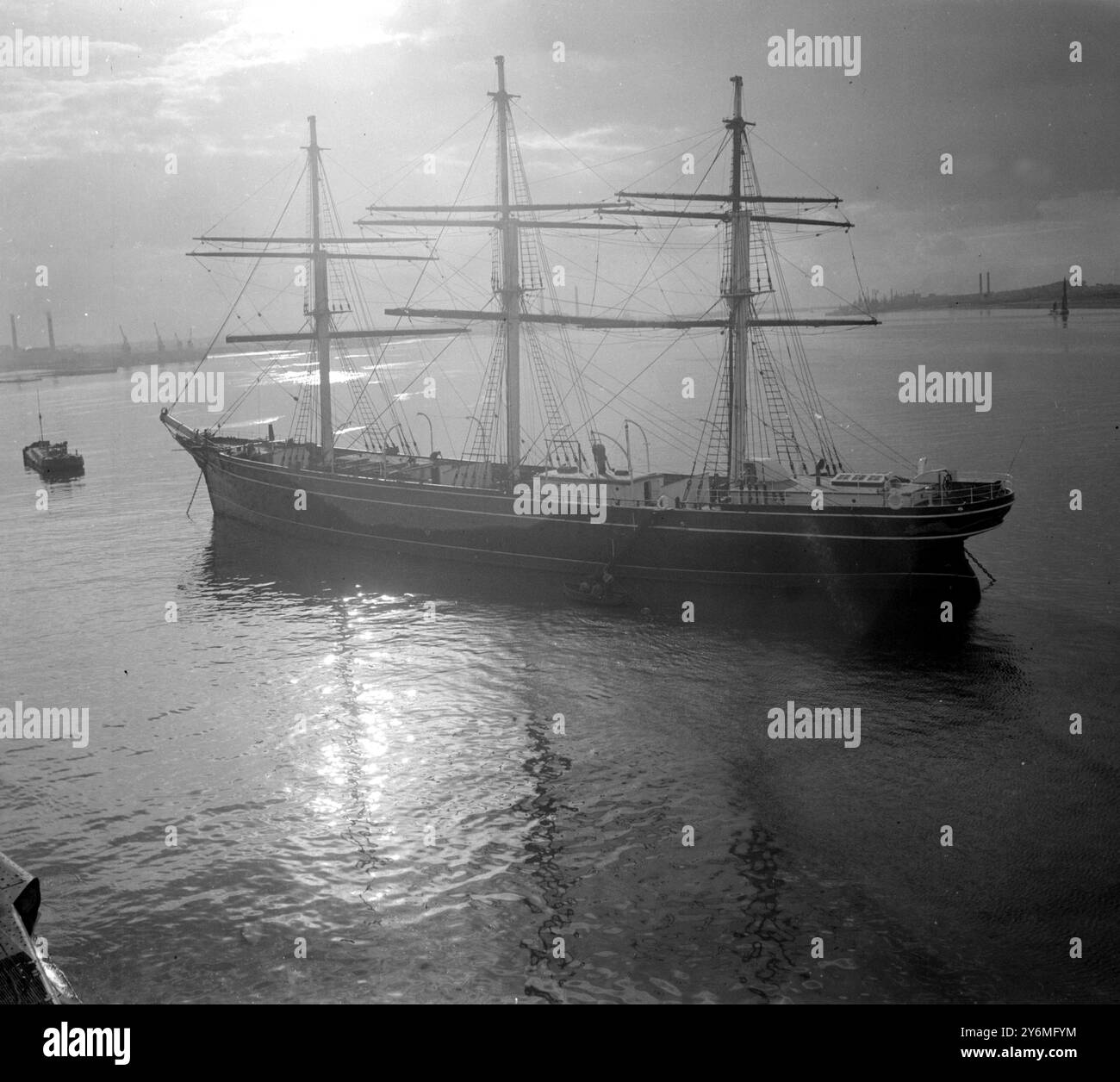The Cutty Sark on the River Thames off Greenhithe, Kent. 17 July 1952 ...