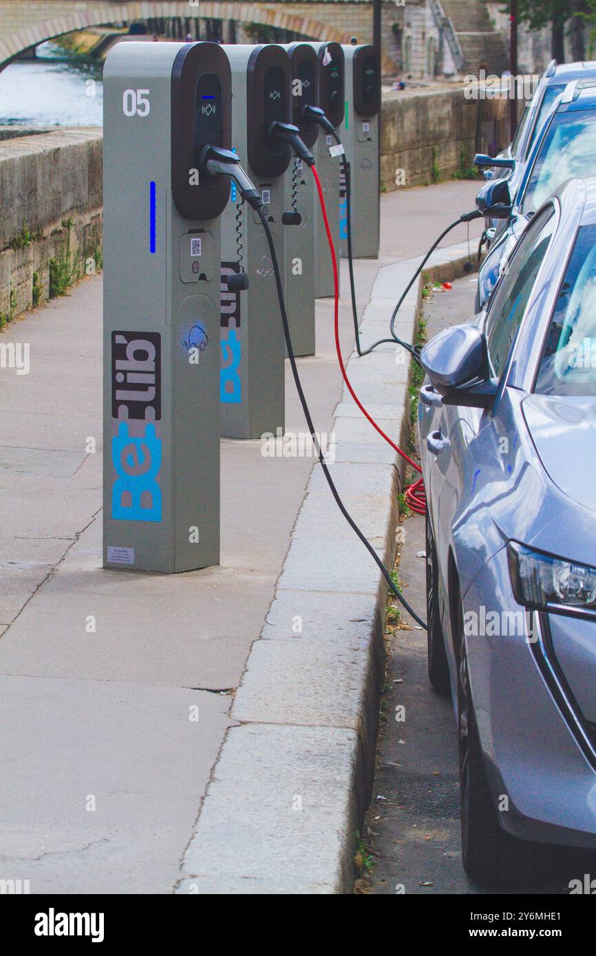 France, Ile-de-France, Paris, transportation, Belib', charging stations ...