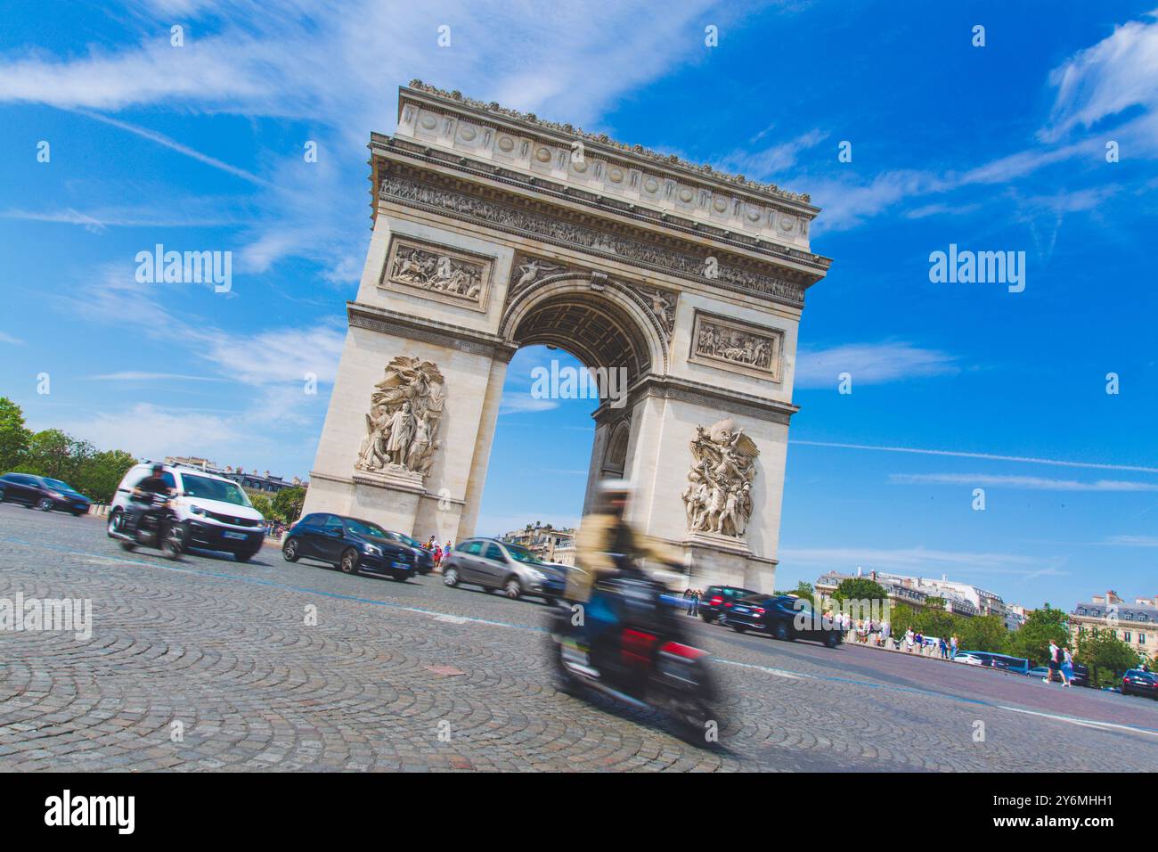 France, Ile-de-France, Paris, transportation, two-wheelers in front of ...